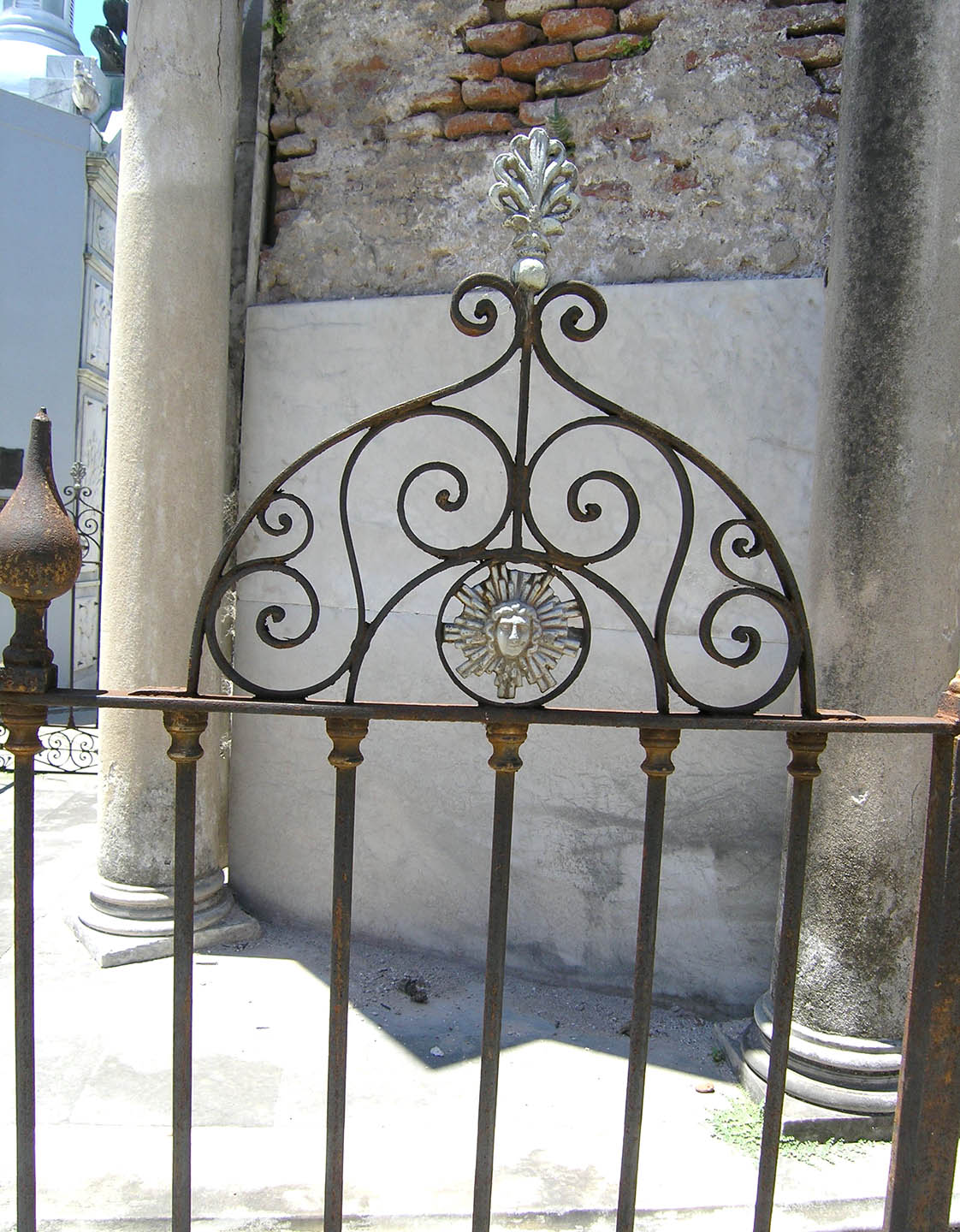 ba-recoleta-gate-sm – Ruth Rosenfeld